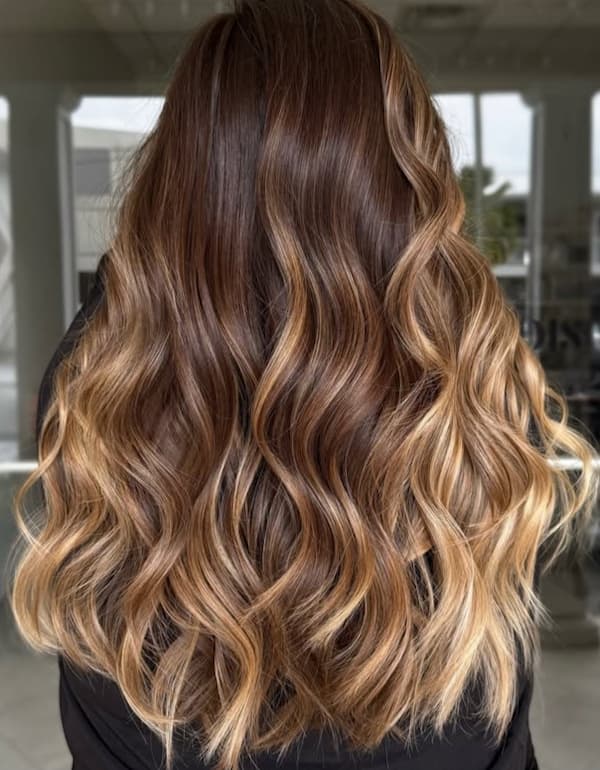 20 Flattering Hair Color Ideas for Morena Skin Tones