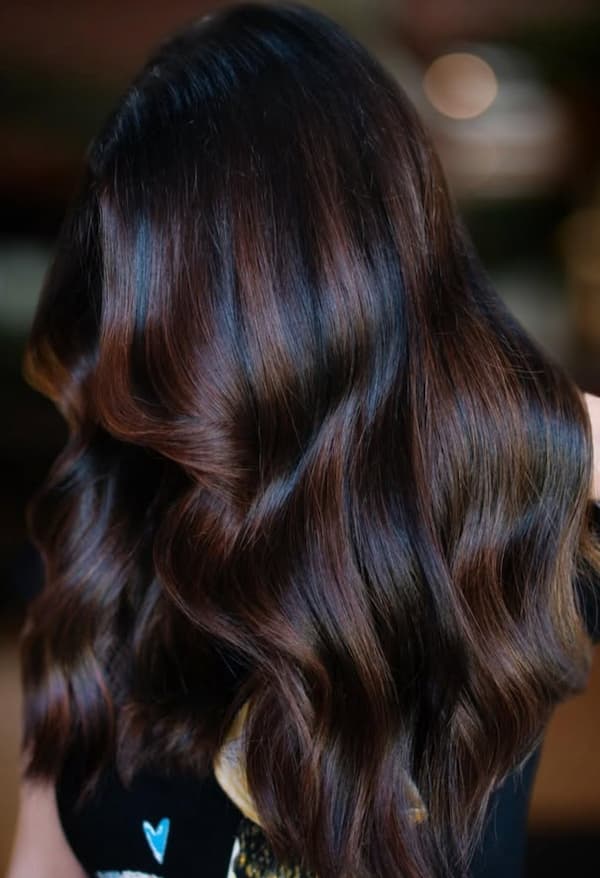 20 Flattering Hair Color Ideas for Morena Skin Tones